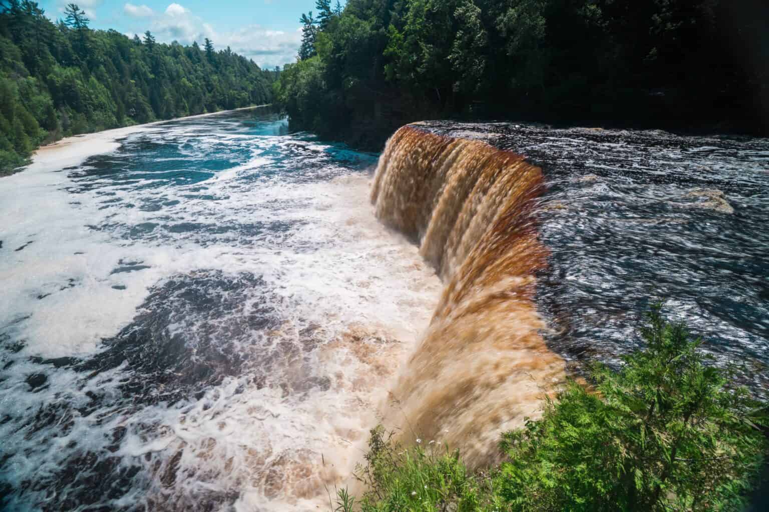 Ultimate Guide to Waterfalls in the Upper Peninsula (Listed by Region)